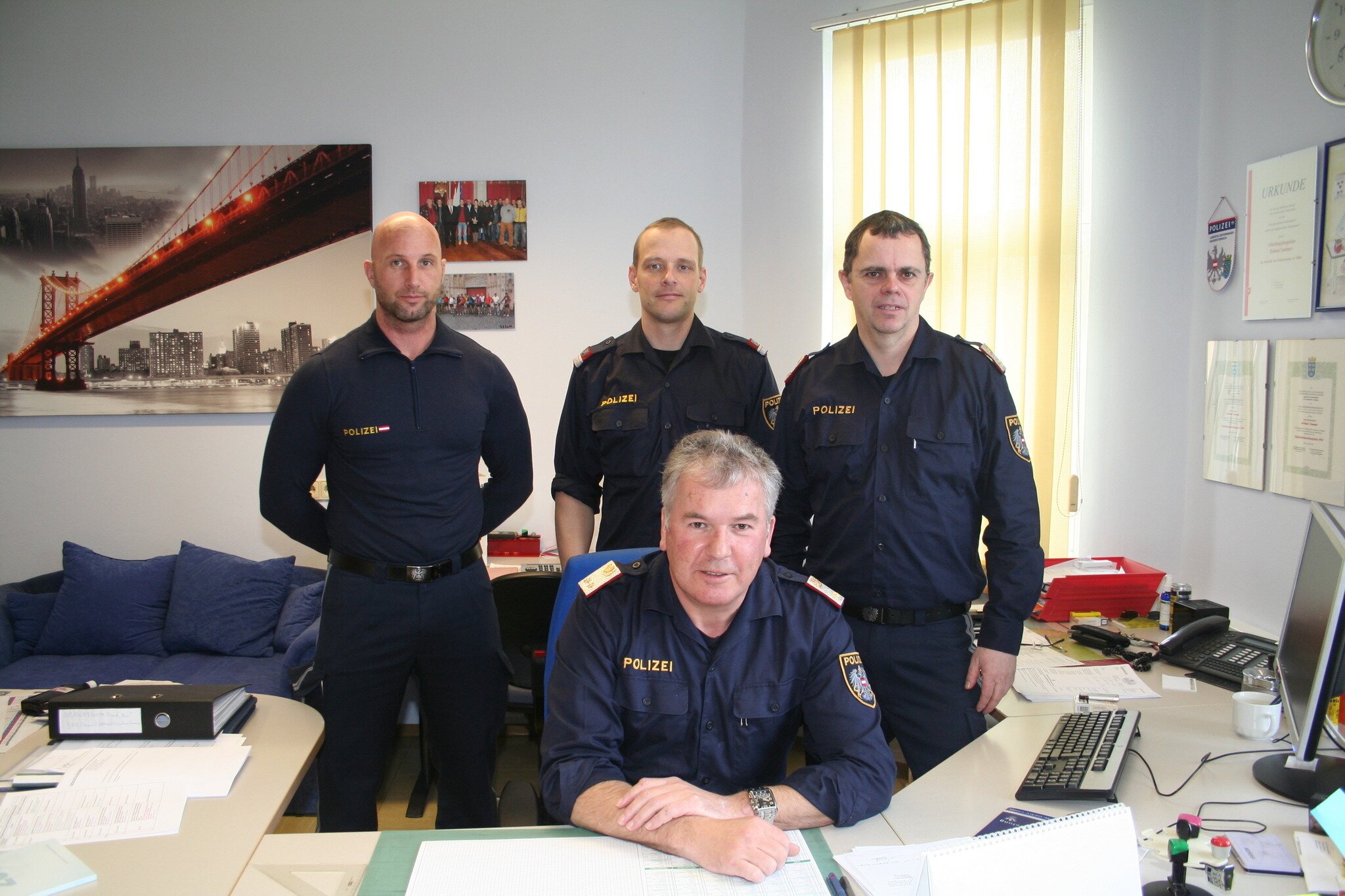 Polizei-Ära geht zu Ende: Helmut Summer geht in Pension - Wienerwald ...