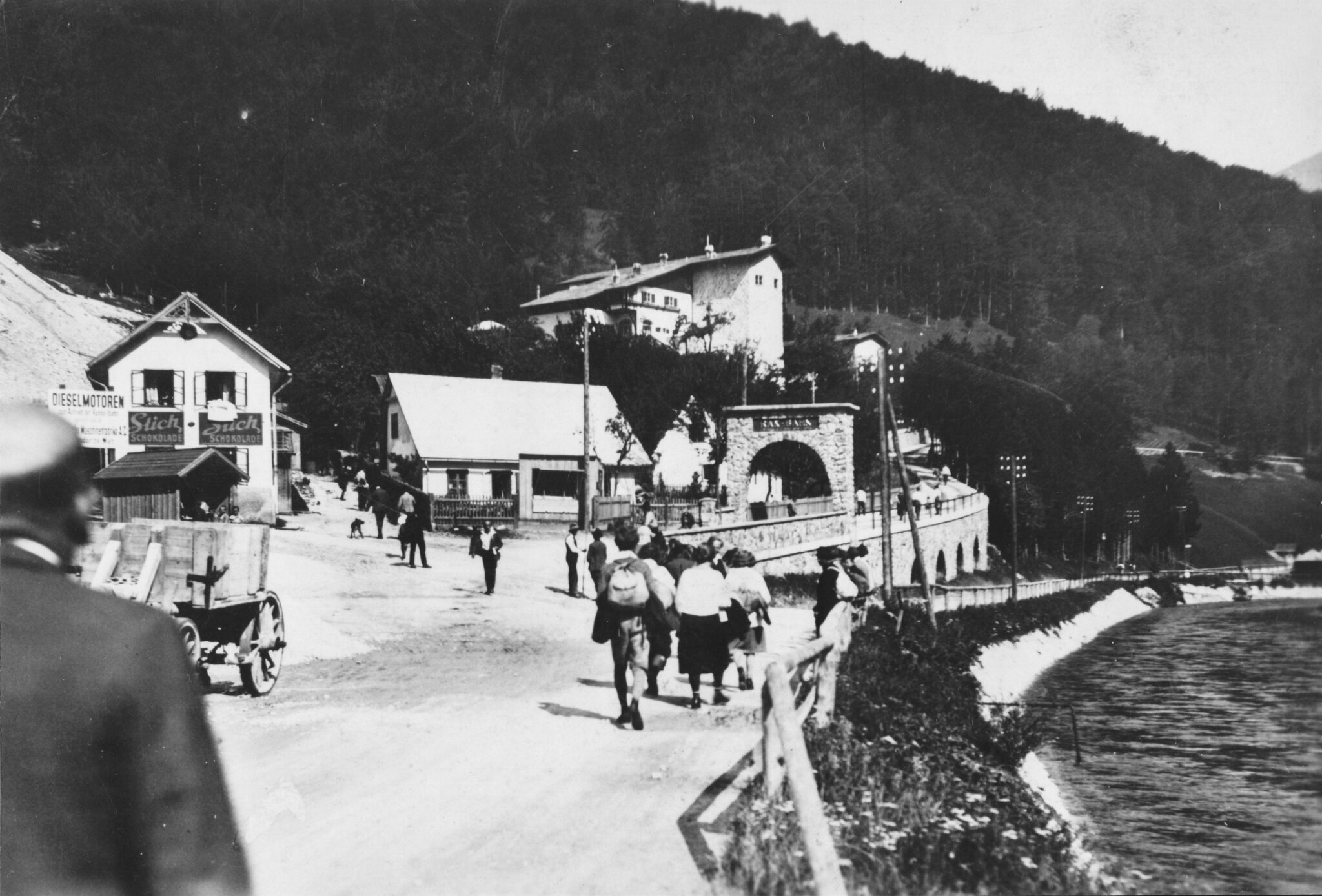 Damals und heute: Rax-Seilbahnstation - Neunkirchen