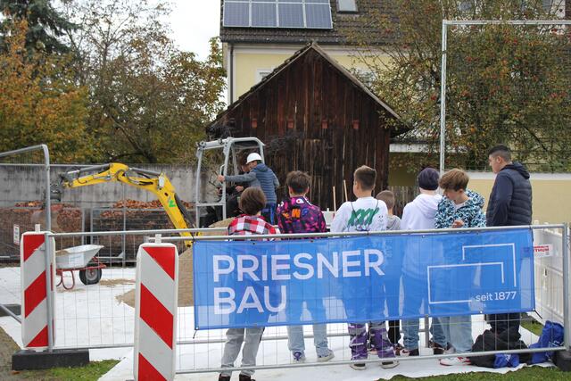Berufserlebnistage: Priesner Bau "baggerte" Lehrlinge an - Urfahr-Umgebung