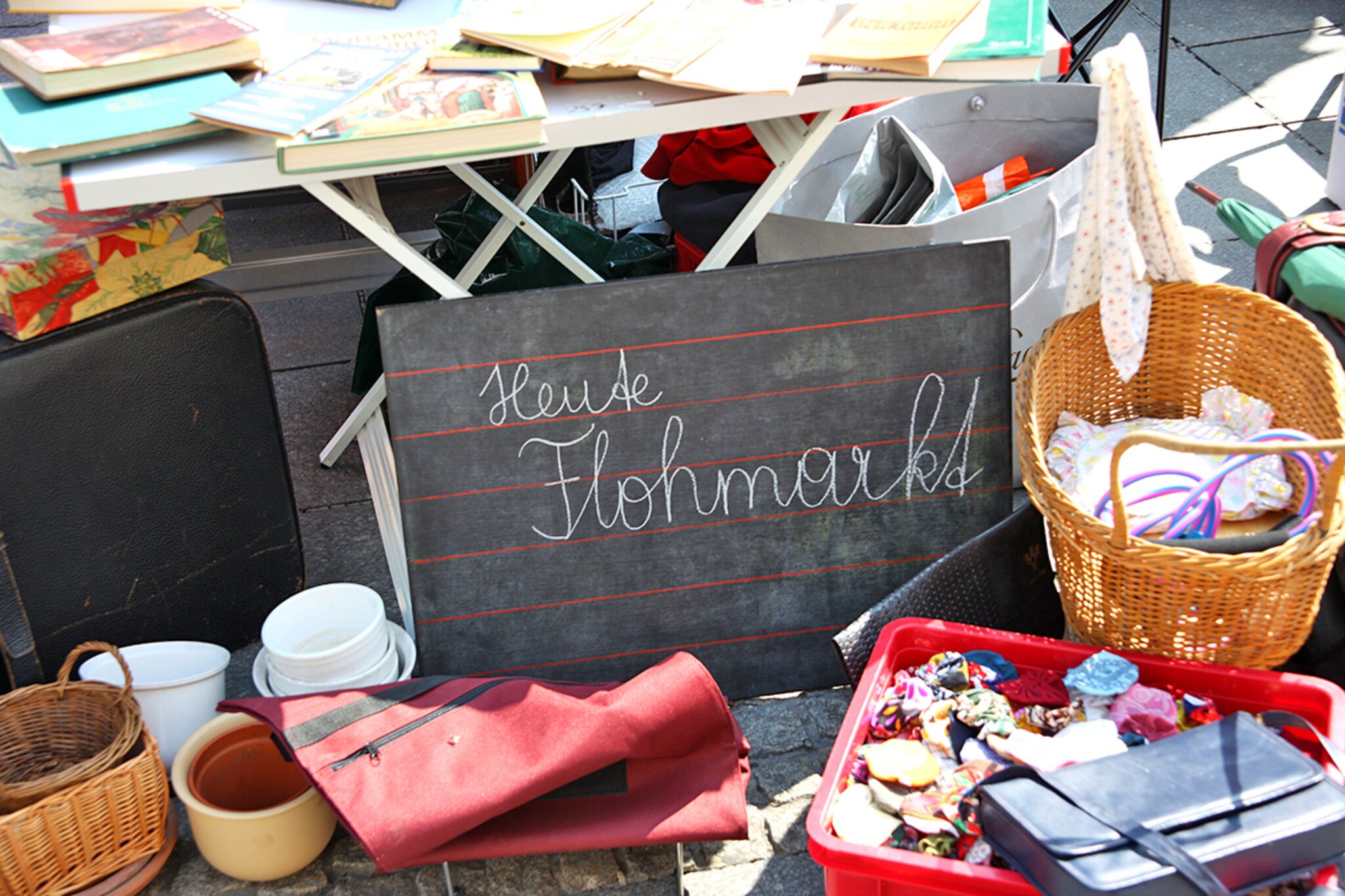 Kinderkrippe Glückskäfer: Flohmarkt im Kirchdorfer Dorfsaal, 13 ...