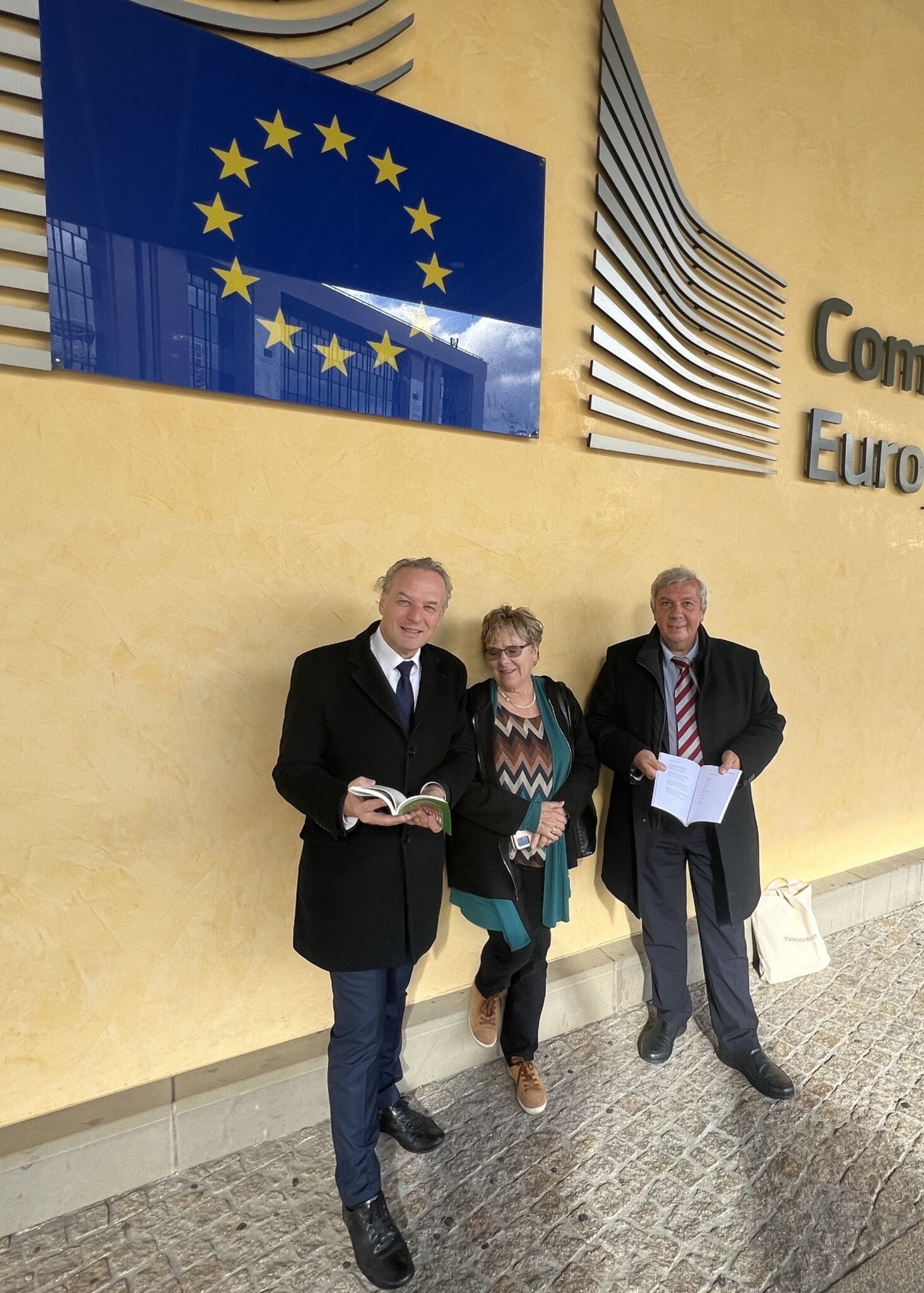 Lyrikgesellschaft auf europäischen Pfaden: Lyrik, Literatur und Kunst ...