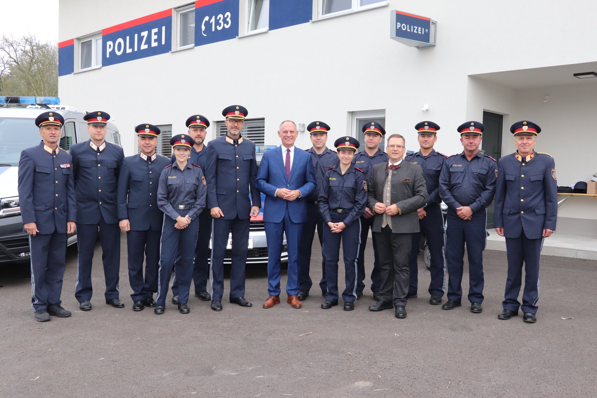 Riedau: Neue Polizei-Dienststelle mit Polizeihunde-Show und ...