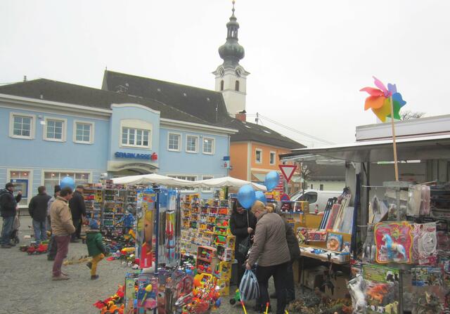 In Frankenburg: Martinikirtag feiert Comeback - Vöcklabruck