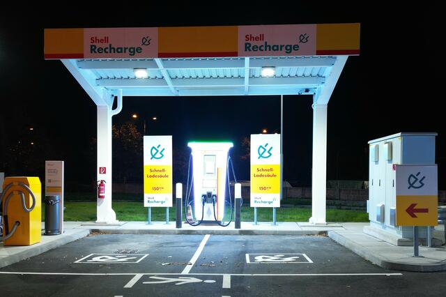 St. Pölten: Shell eröffnet schnellste E-Ladesäule Österreichs in St ...