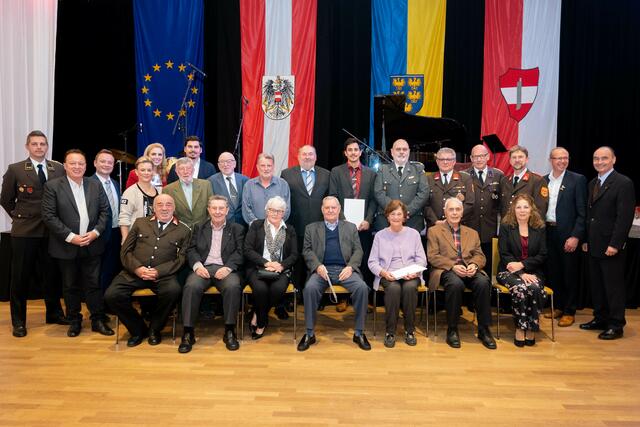 Brunn am Gebirge: Ehrungen zum Nationalfeiertag - Mödling