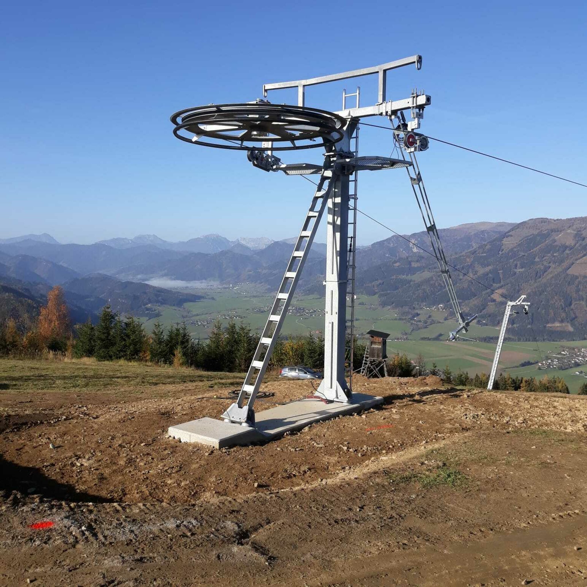 Ortsreportage Turnau: Der Gipfellift nimmt schon erste Formen an ...