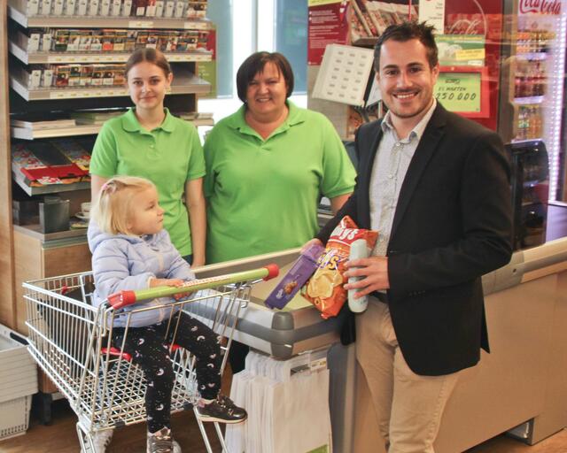 Familie Nemejc eröffnet Nah&Frisch: Neuer Nahversorger in Wiesfleck ...