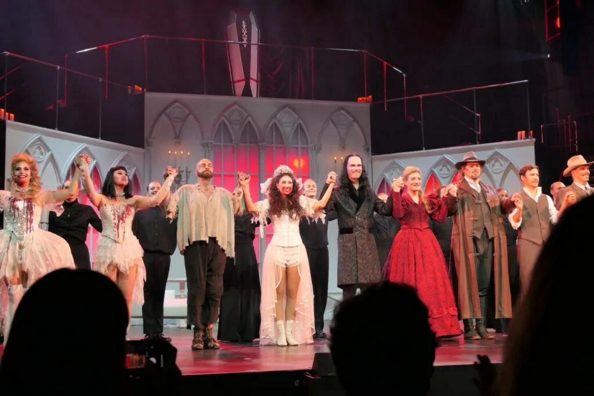 DRACULA Musical in München: Es wird düster, blutrünstig und GROSSARTIG ...