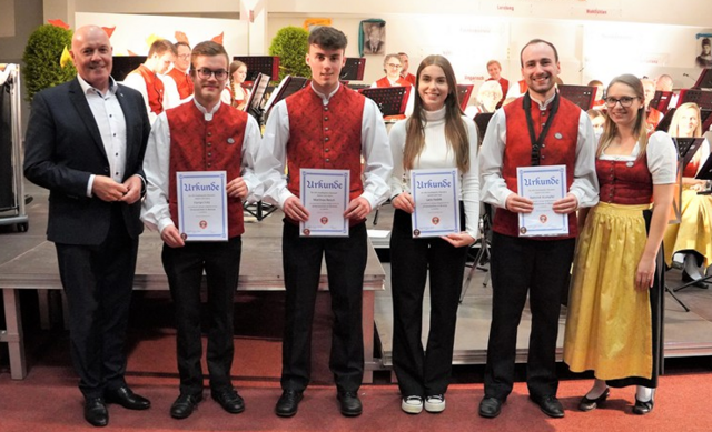 Oberwart: Stadtkapelle Oberwart lud zum Martinikonzert in die EMS ...