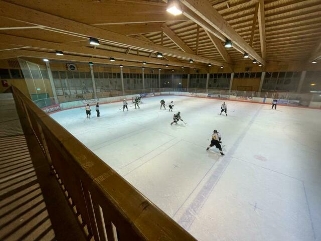 Dark Green Ravens: Ramingstein startet perfekt in die Eishockey-Saison ...