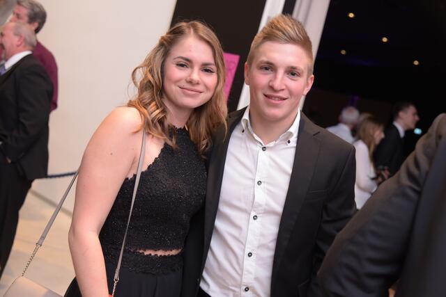 Bildergalerie als Vorgeschmack: Maturaball der BHAK & HTL Traun steht ...