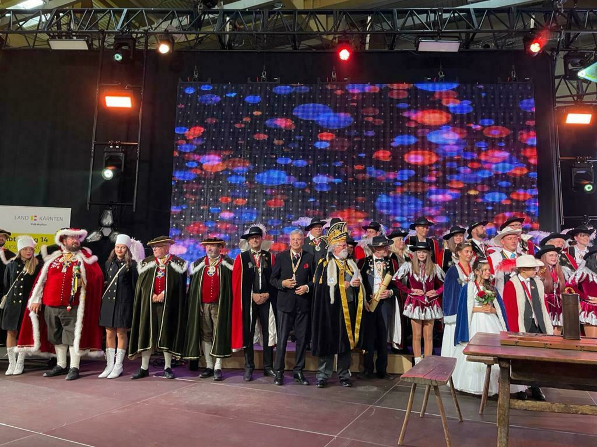 Faschingsauftakt, Rekorddividende und Co.: Die wichtigsten Nachrichten ...