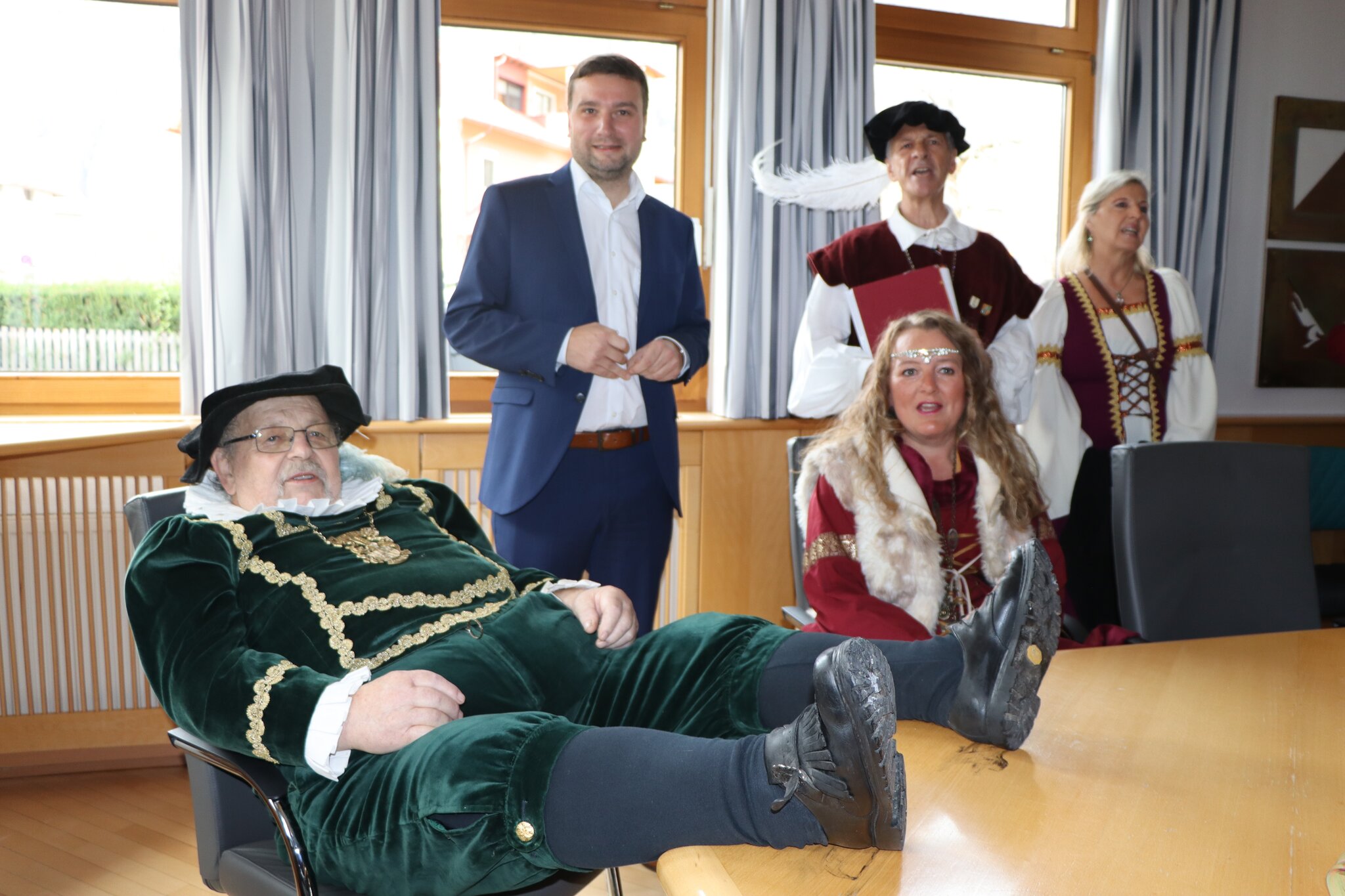 "Graf Georg I. Platz": "Houngga Houngga!" schallte es durch ganz Zams ...