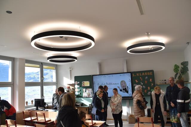 Wirtschaft: Tag der offenen Tür in der neuen Volksschule Hart - Schwaz
