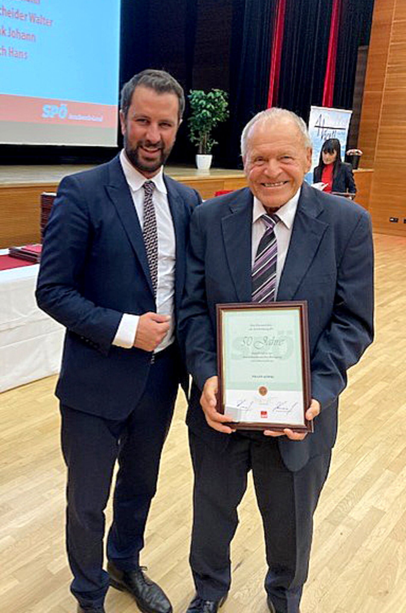 SPÖ-Ehrung: Auszeichnung für Franz Köfel aus Völs - Westliches ...