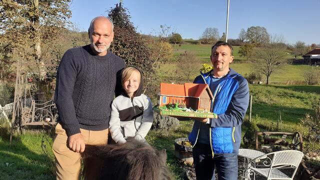 Zuckerwerk: Punitzer Erlebnisbauernhof aus Fondantmasse - Güssing