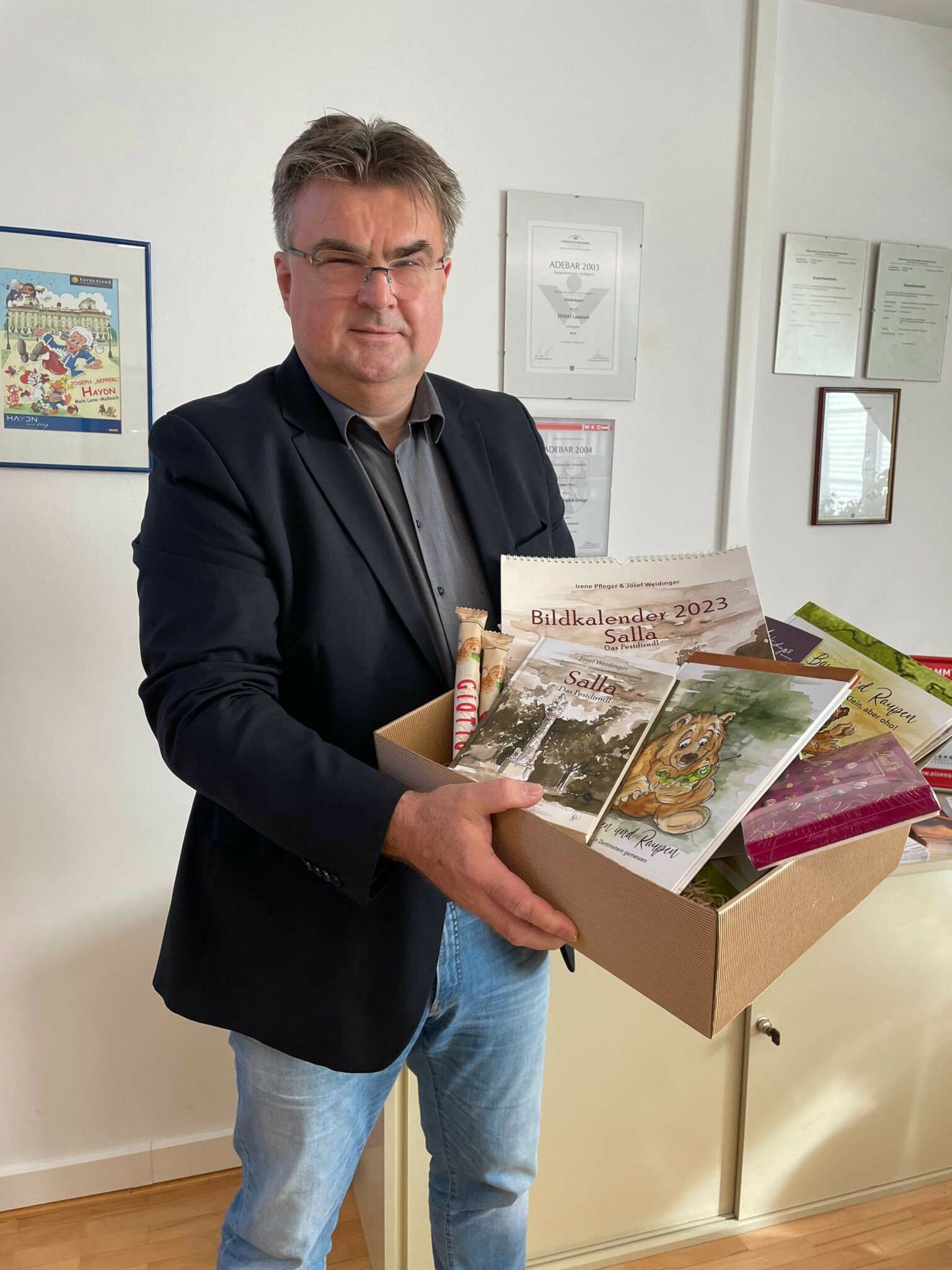 Adventkalender BezirksBlätter Eisenstadt: Tür 4: Bücherkorb von Josef ...