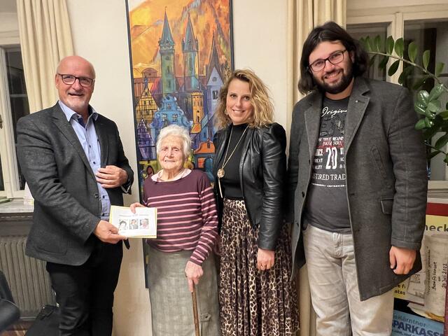 So eine tolle Geste: Sie spendet ihr Geburtstagsgeld an Unwetteropfer ...