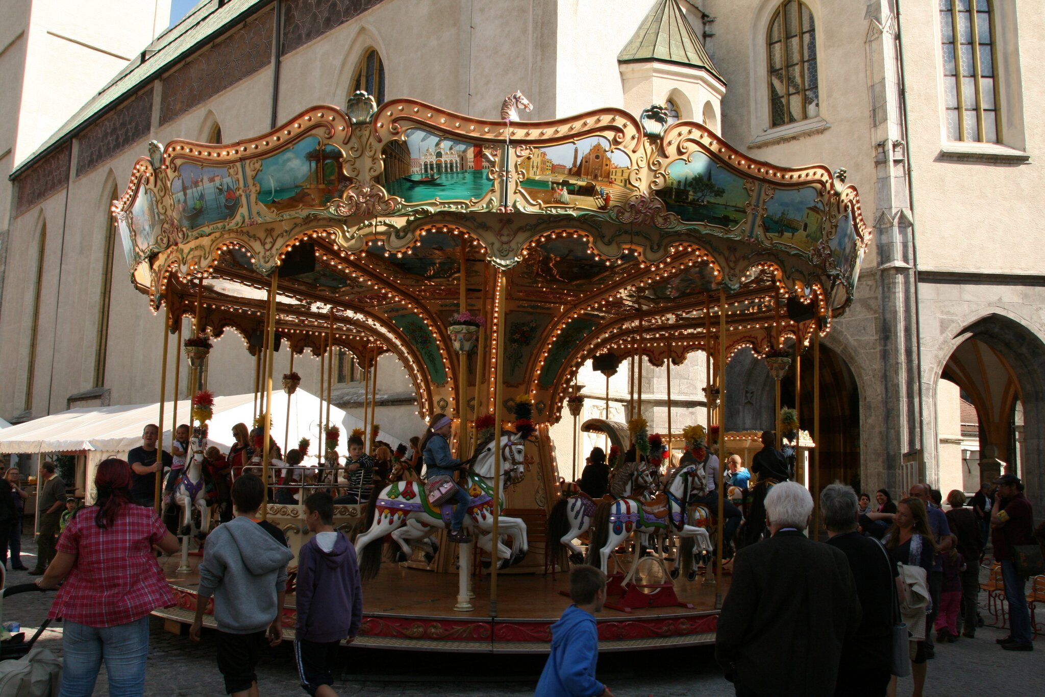 „Hall tanzt" und „Hall tafelt": Stadt Hall bekommt 2023 sein Stadtfest ...