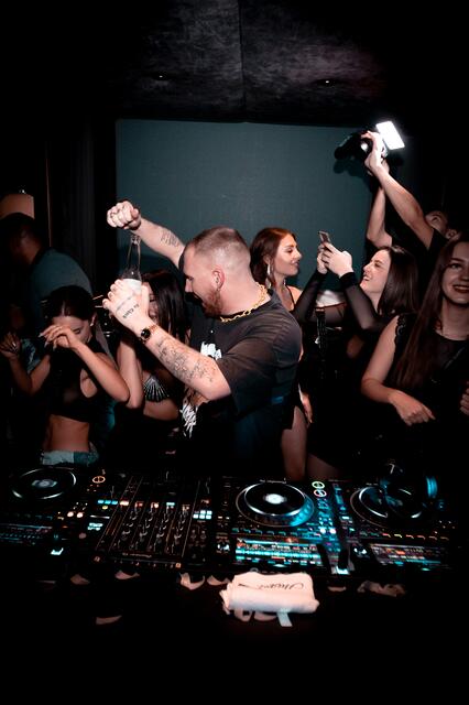 Bildergalerie: Star-DJ Florent Hugel zu Gast im Le Jardin - Linz