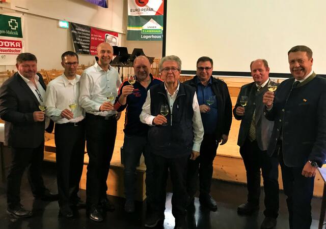 Gemeindenachmittag in Wilfersdorf: Gemeinderäte verwöhnten die ältere ...