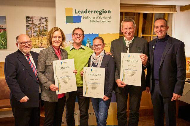 Vor den Vorhang: Leaderregion ehrt Gründer und langjährige Funktionäre ...