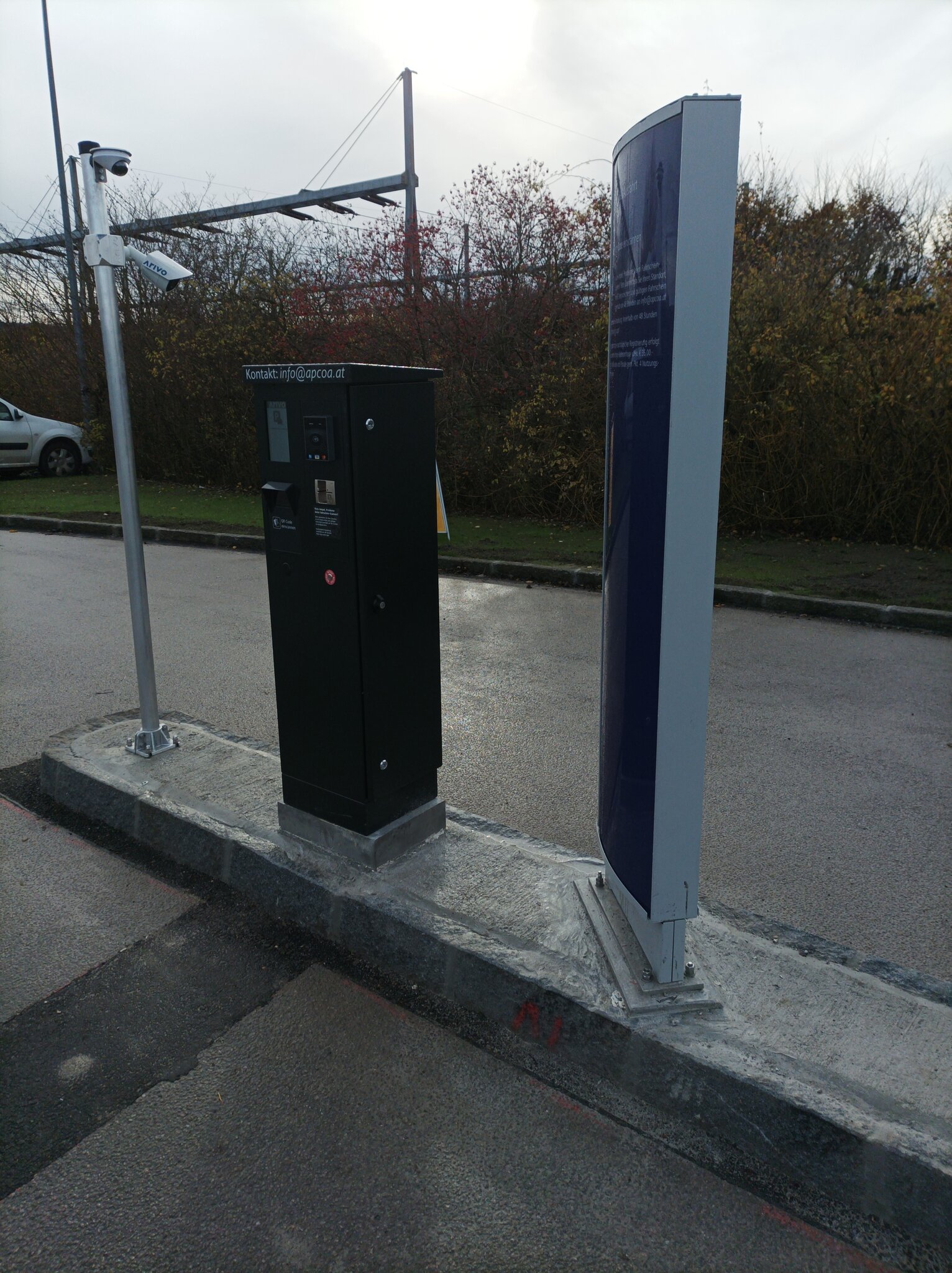 Park & Ride Hollabrunn: Neues Ampelsystem beim ÖBB Parkplatz - Hollabrunn