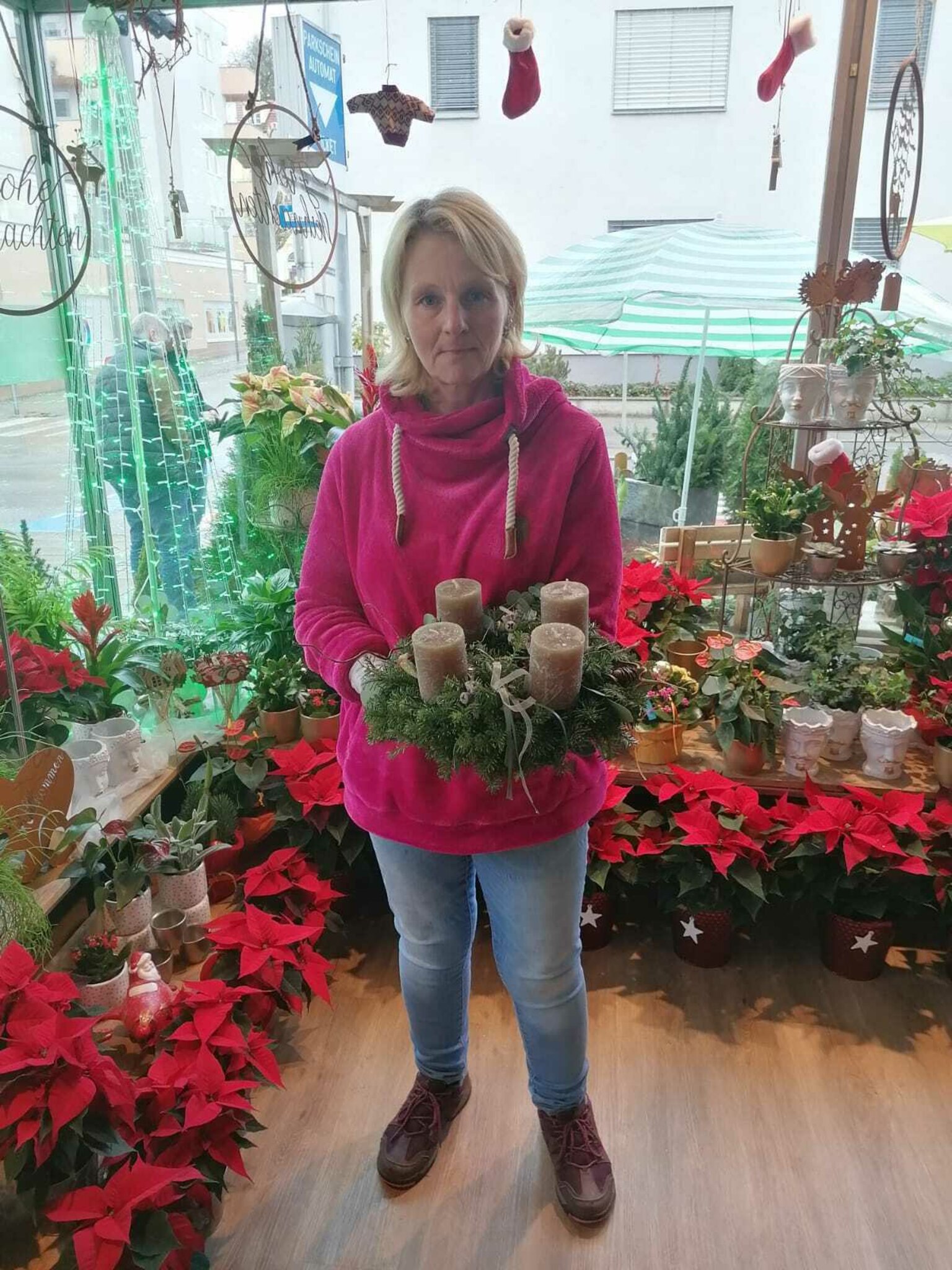 Andrea Johanik gibt Tipps: So gelingt der selbstgemachte Adventskranz ...