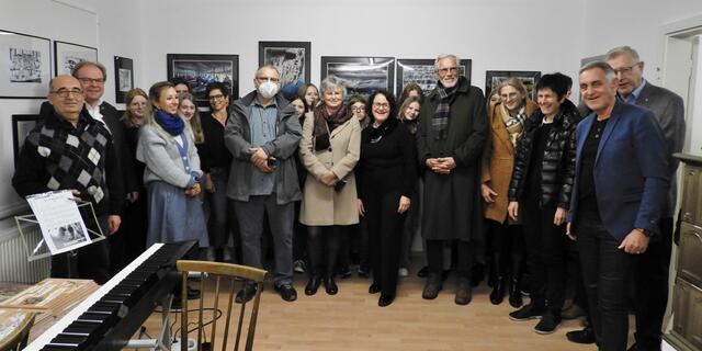 Kubin-Galerie: Schärdinger Gym-Schülerchor umrahmte Benefizausstellung ...