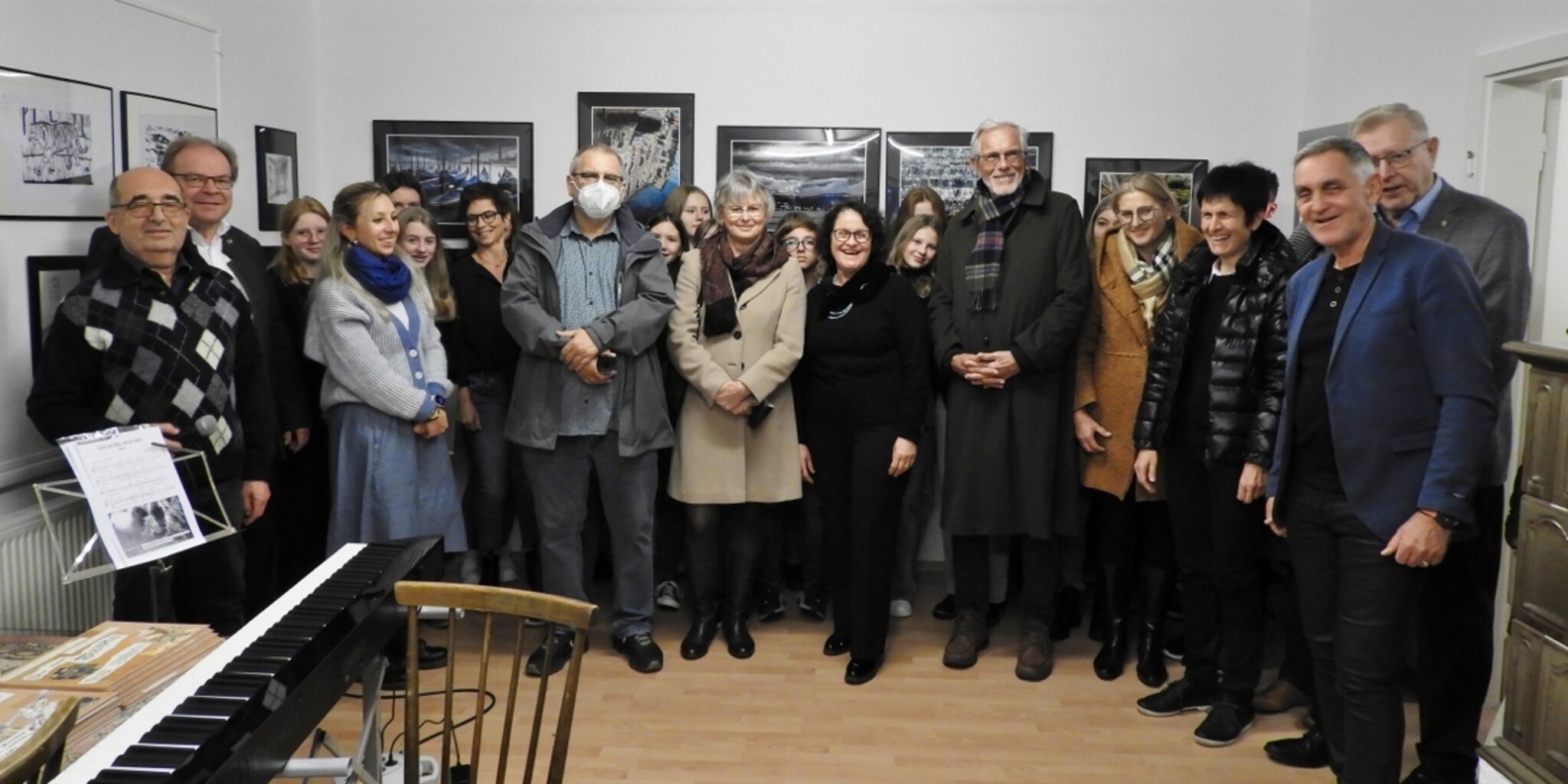 Kubin-Galerie: Schärdinger Gym-Schülerchor umrahmte Benefizausstellung ...