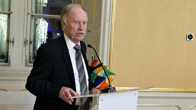 Hohe Auszeichnung für Gerhard Huber: Umwelt-Oswald für Feldkirchner ...