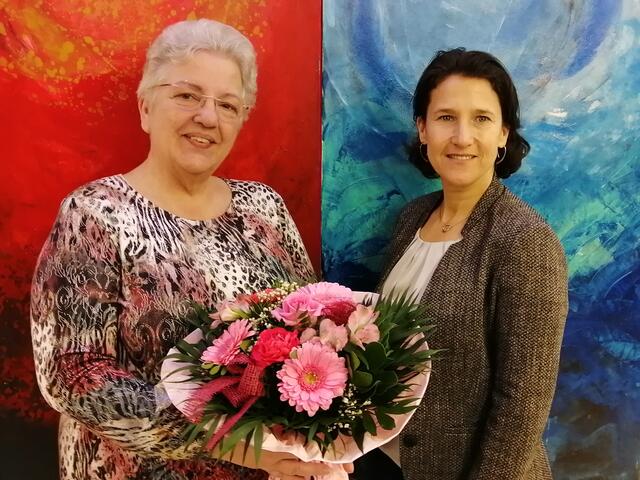 Geburtstagswünsche: Orts-Chefin gratuliert Elisabeth Fellinger zum 70er ...