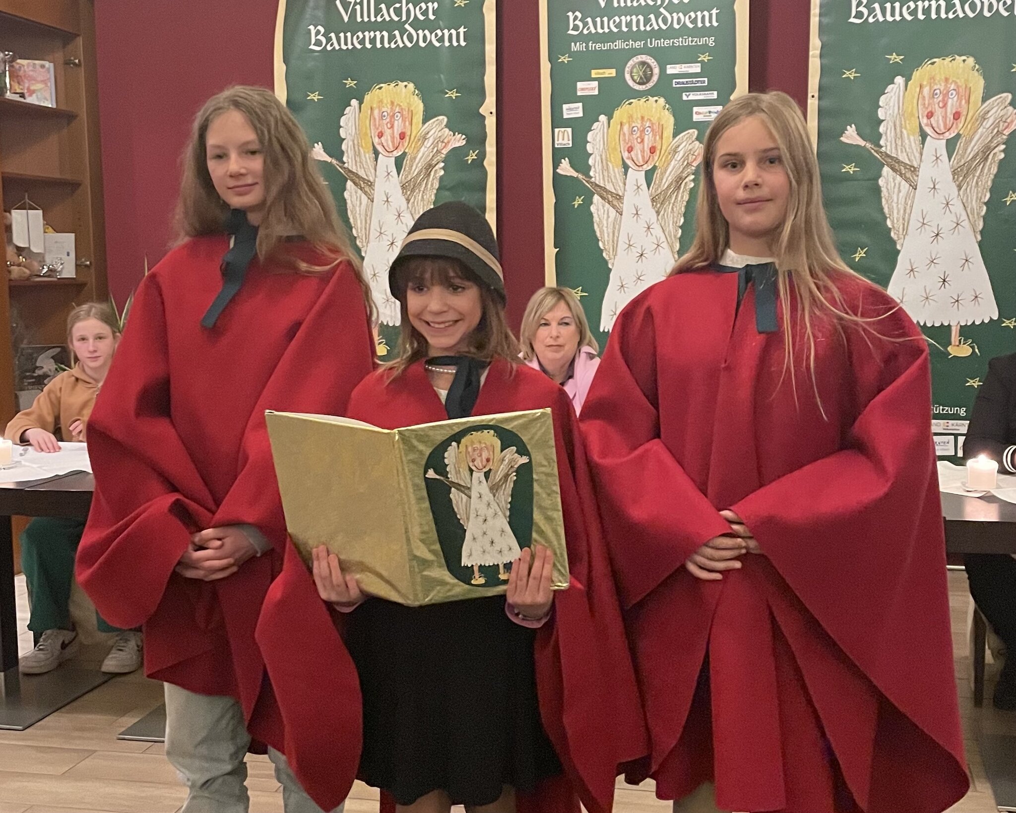 Villacher Bauernadvent: Helena Hayden ist das Christkind 2022 - Villach