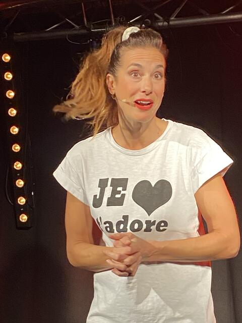 Kabarett im Dachbodentheater Bruck: Nina Hartmann ist endlich Hausfrau ...