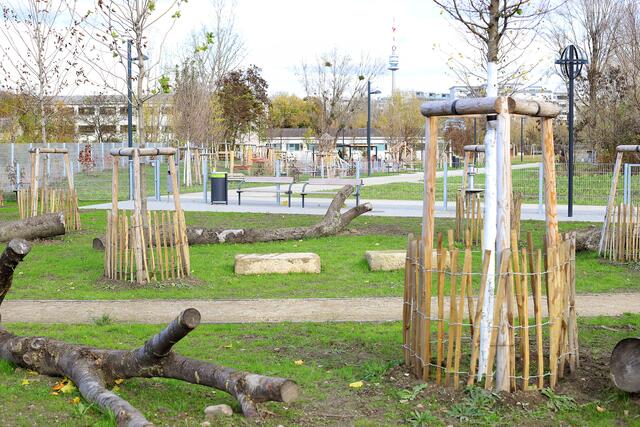 Spielplatz & Hundezone: Neuer Teil der Freien Mitte im Nordbahnviertel ...