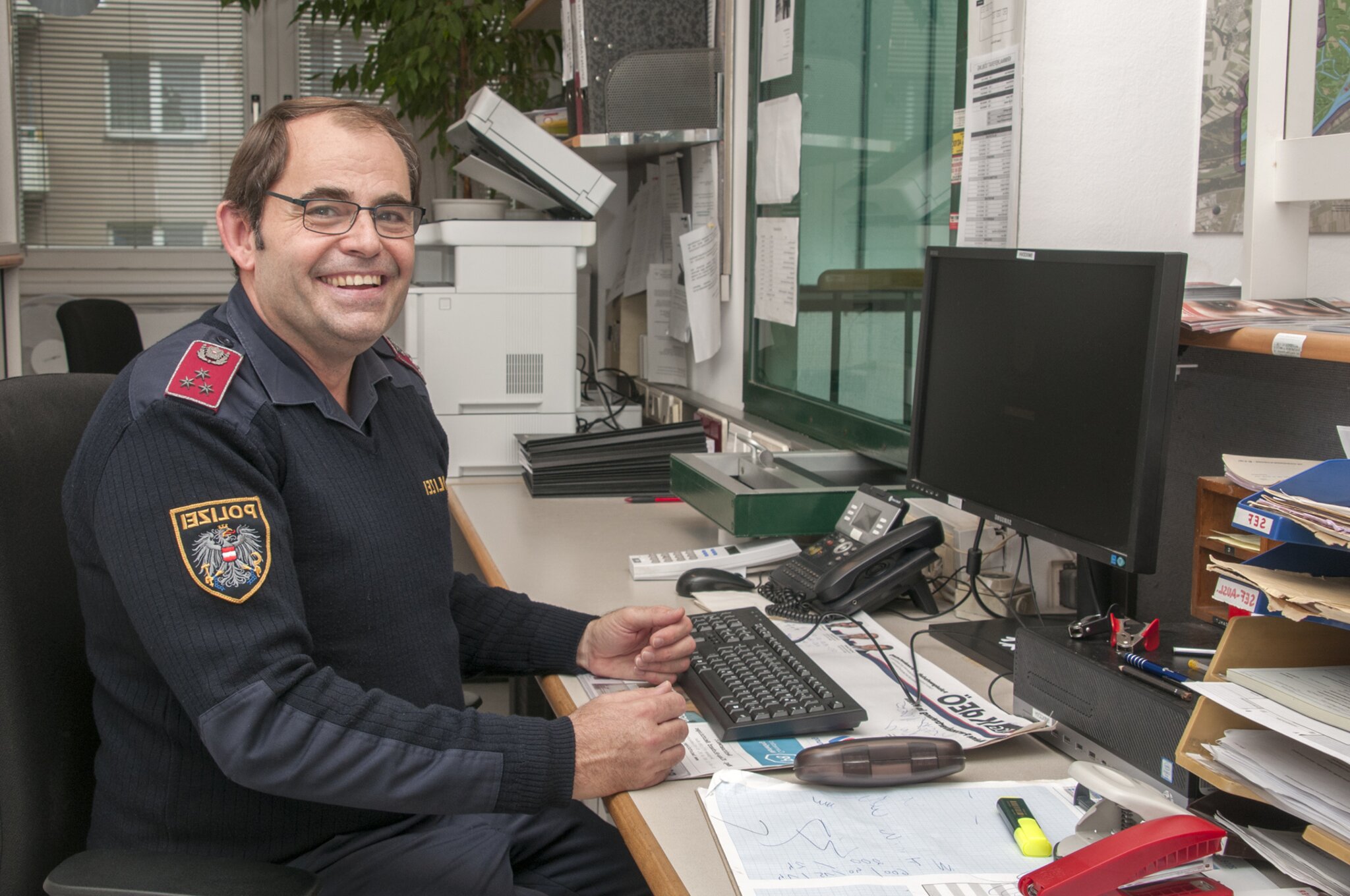 Helfer in Döbling: Dieser Engel trägt am 24. Dezember stolz die Uniform ...