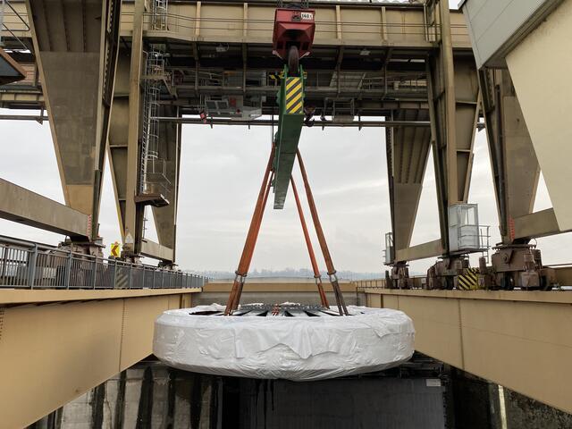 240 Tonnen schwer: Neuer Rotor für Kraftwerk Wallsee-Mitterkirchen - Perg