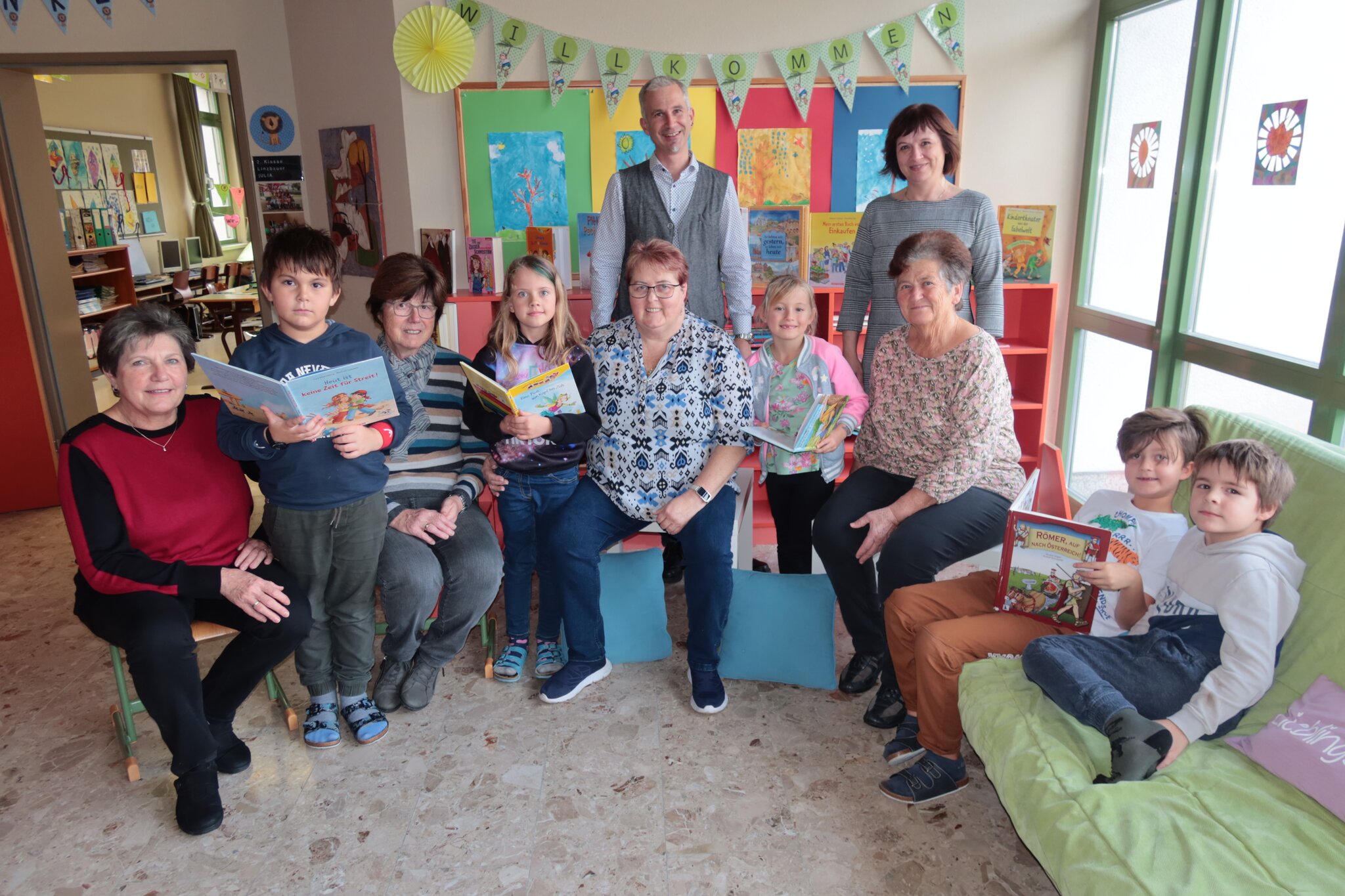 Weinburg: Leseomas entzücken Kinder - Pielachtal