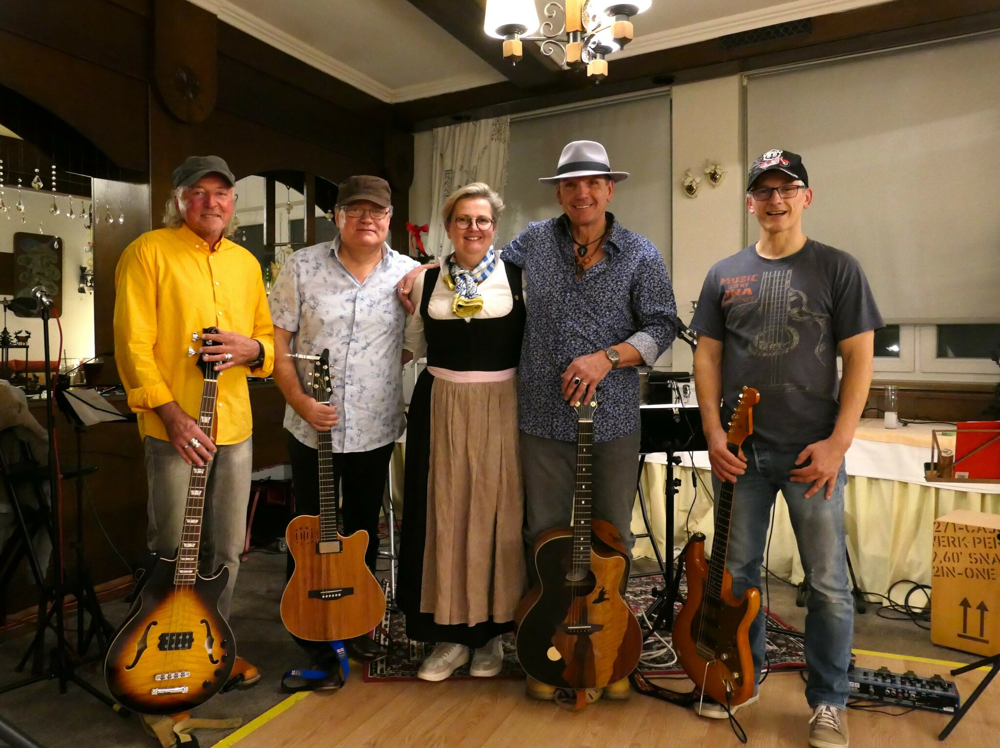 Countrymusik im Nö Dialekt mit Three"G"Cowboys XL: "Afoch Gmiatli ...