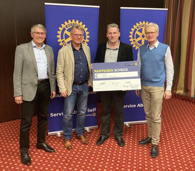 „Vielen fehlt Geld für Essen und Kleidung“: Rotary Club Wels-Burg ...