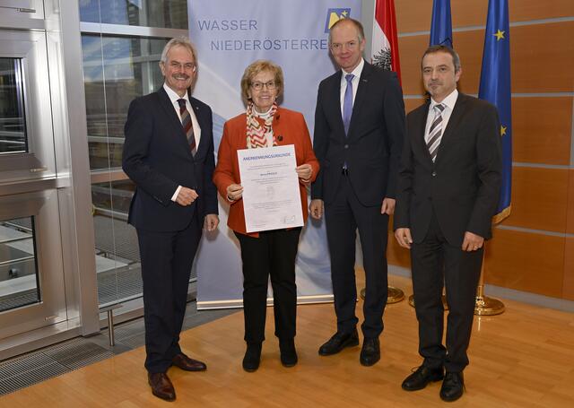 Breitensteinerin im Fokus: Land ehrte unermüdliche ...