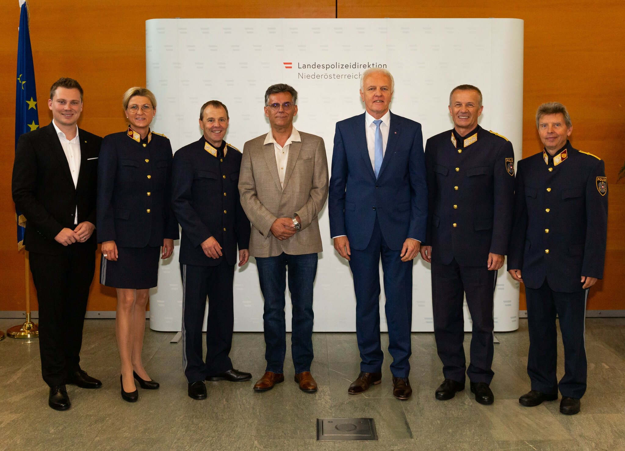 Pensionierung: Badener Polizeibeamte zum wohlverdienten Ruhestand ...