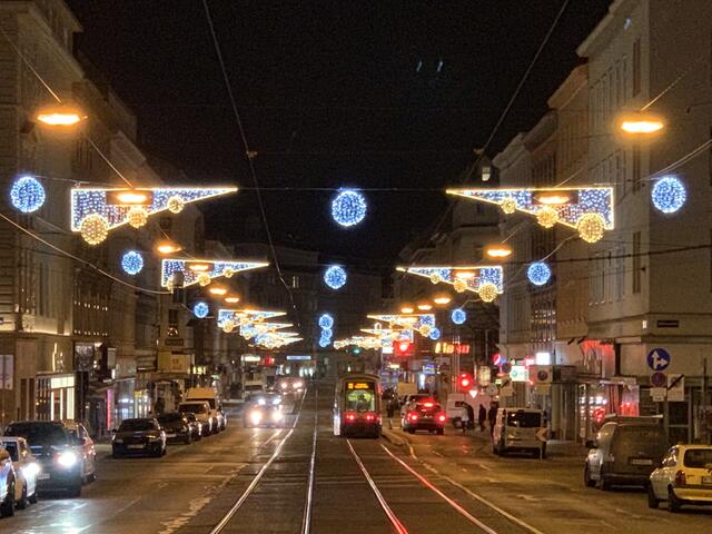 Weihnachten im 20. Bezirk: Christbaum schlägt in der Brigittenau ...