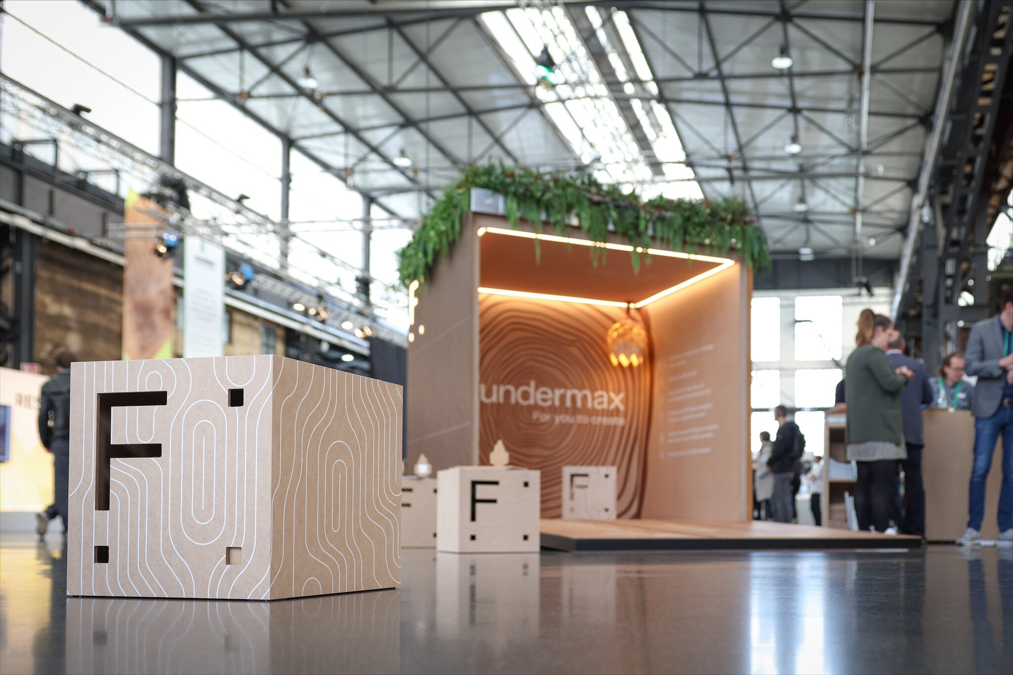 In Düsseldorf: Fundermax präsentiert neuen Sustainability Cube - St. Veit