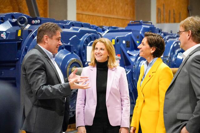 NEOS-Betriebstour: Meinl-Reisinger zum Austausch über Energiewende bei ...