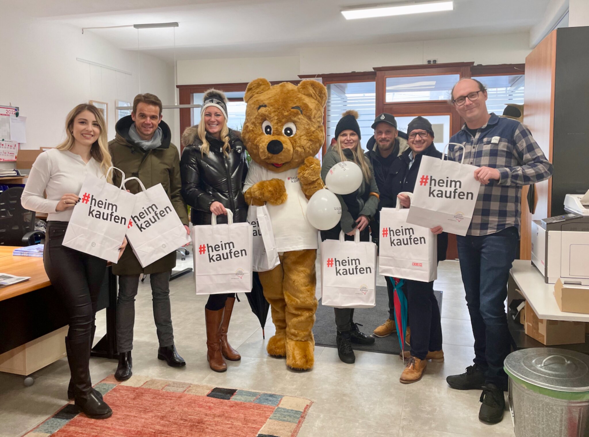 "Heimkaufen": Bär Heimi tourt heute durch die Wolfsberger Innenstadt ...