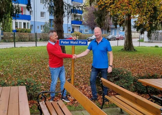 Tolles Ruhestand Geschenk: Peter Wald erhielt einen eigenen Platz im ...