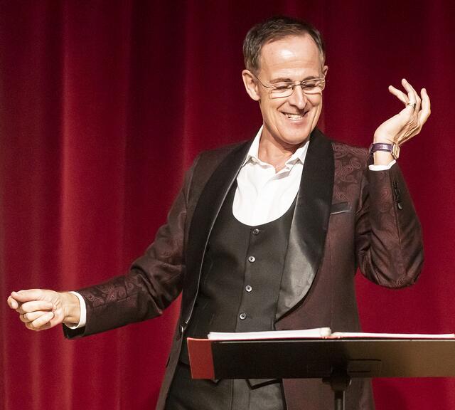 Sunrise, Sunset: Ein wunderbarer Abend mit René Rumpold in Baden - Baden