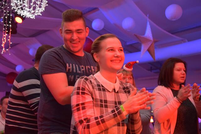 Mit den "Draufgängern": "X-mas-Party" in der Jennersdorfer Gernot-Arena ...