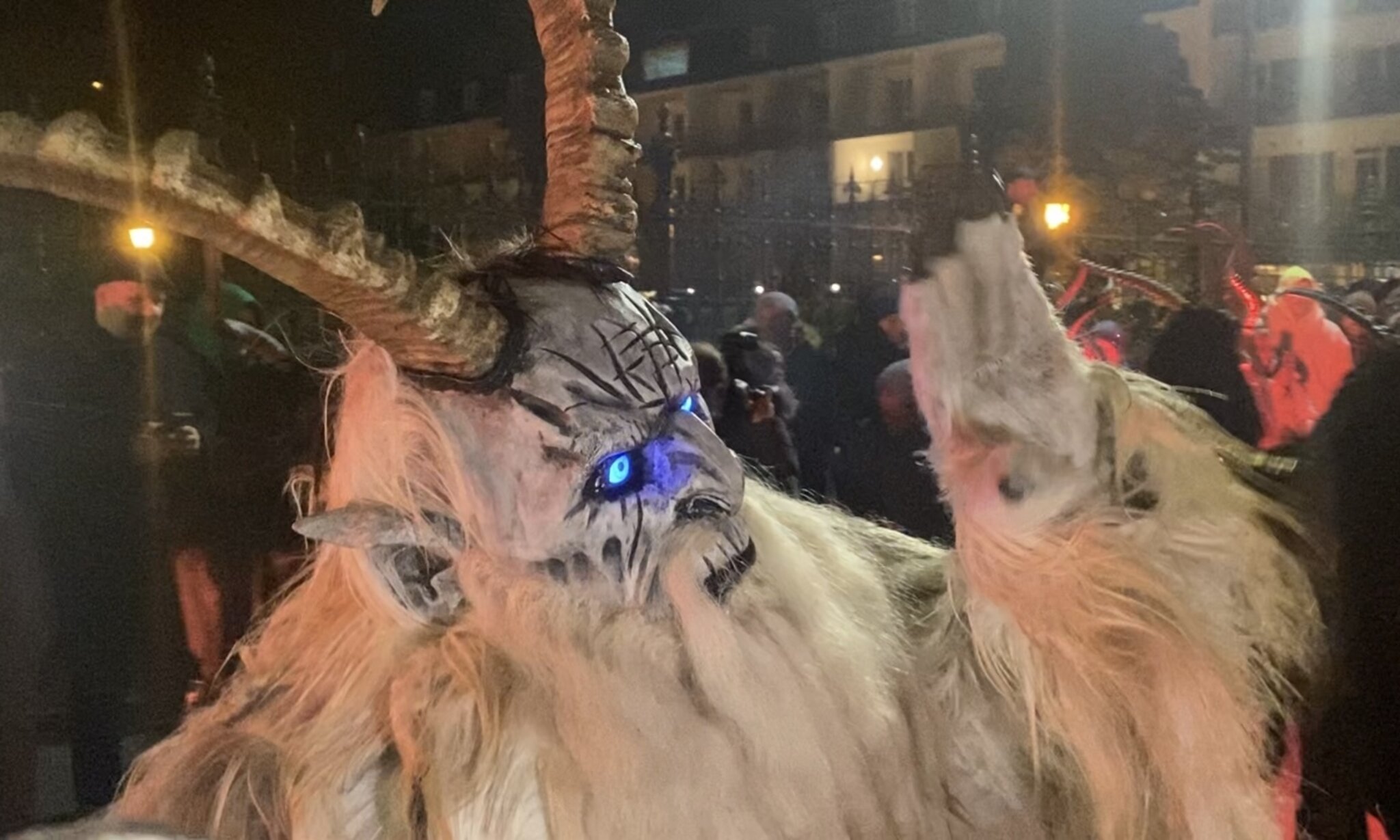 Perchtenlauf in Baden: Schaurig schöner Perchtenlauf - Baden